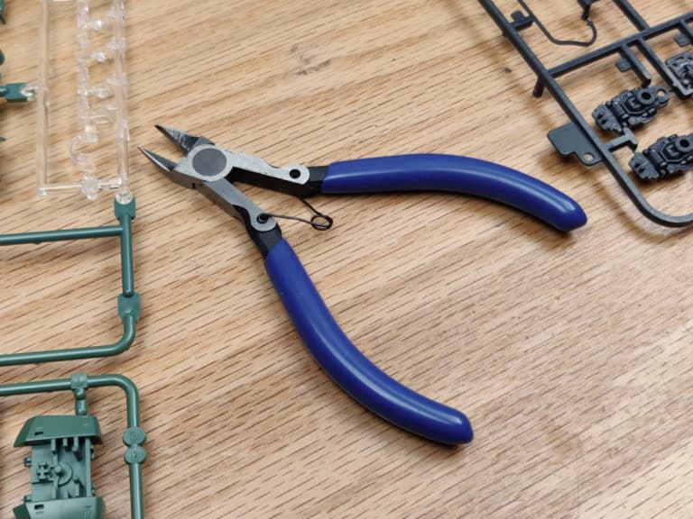 9 Best Sprue Cutters for Miniatures and Models (2025) – VeryCreate.com