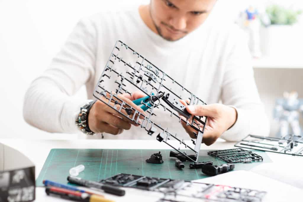 9 Best Sprue Cutters for Miniatures and Models (2025) – VeryCreate.com